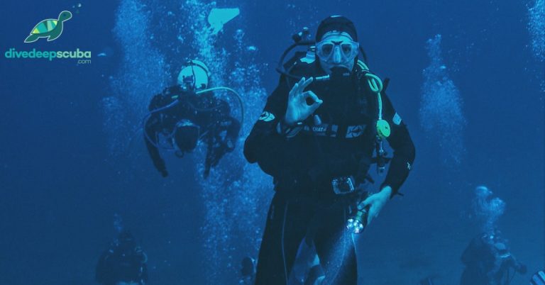 what-is-the-difference-between-master-scuba-diver-and-divemaster-divedeepscuba